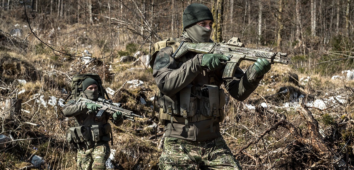 How Does a Waterproof Military Tactical Jacket Compare to a Softshell ...