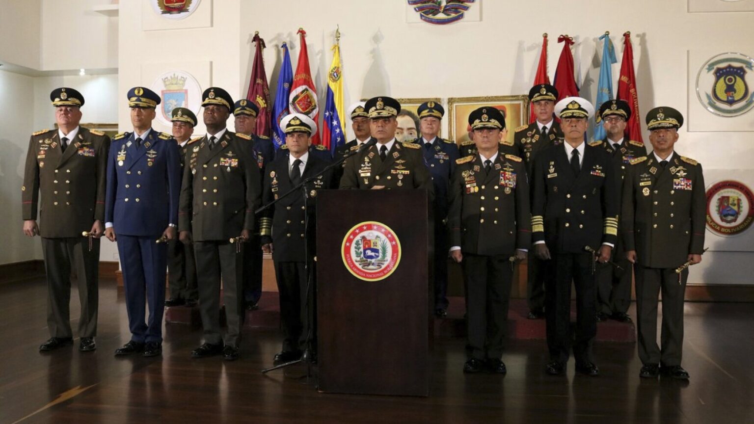 Inside Venezuela’s Military Uniforms: From Parade Dress to Jungle Camo ...