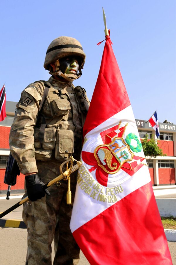 What Do Peruvian Military Uniforms Look Like? A Guide for Collectors ...
